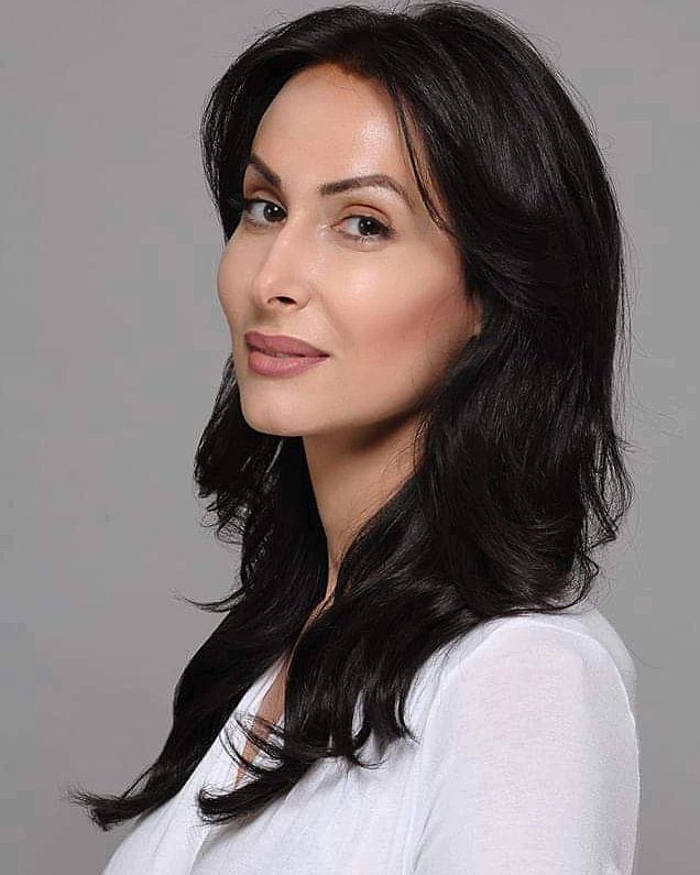 Actor Headshot by John Brewer – Avadora Mimouni